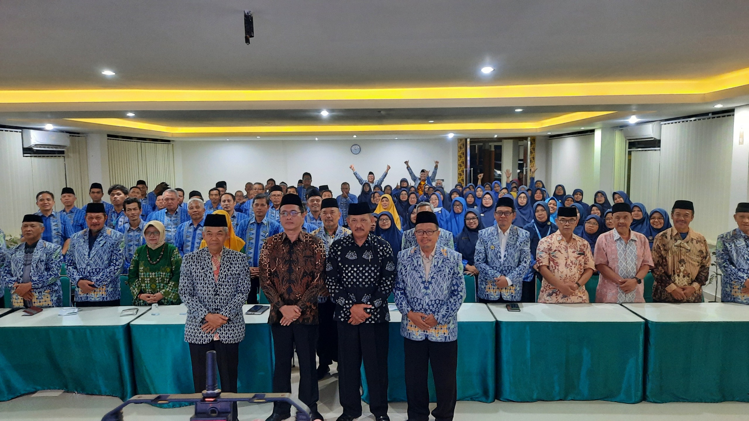 Bupati Magelang Serahkan Penghargaan Sekolah Unggul dan Adiwiyata dalam ...